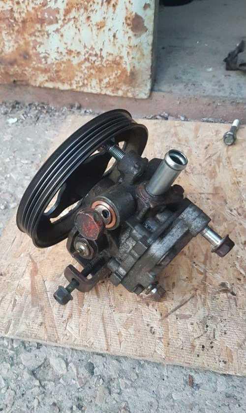 Насос гура 4G92 4G13 Лансер 6 ск Кольт Colt 5 V CJ