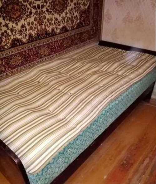 Кровать полутороспальная бу с матрацем