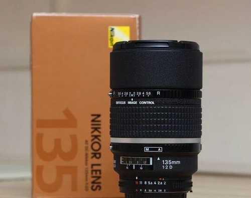 Nikon 135mm f/2D AF DC Идеальный