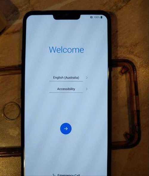 Смартфон LG V40