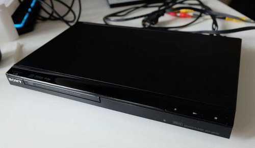DVD-плеер Sony DVP-SR100