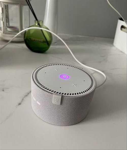 Не работает колонка алиса мини. White Noise Machine. Голосовой помощник колонка. Колонка Алиса мини с часами. Генератор белого шума.