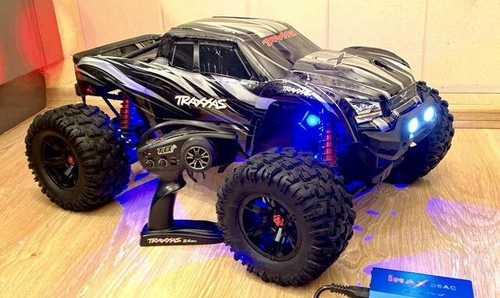 Traxxas X-maxx 1/5 8s в отличном состояни