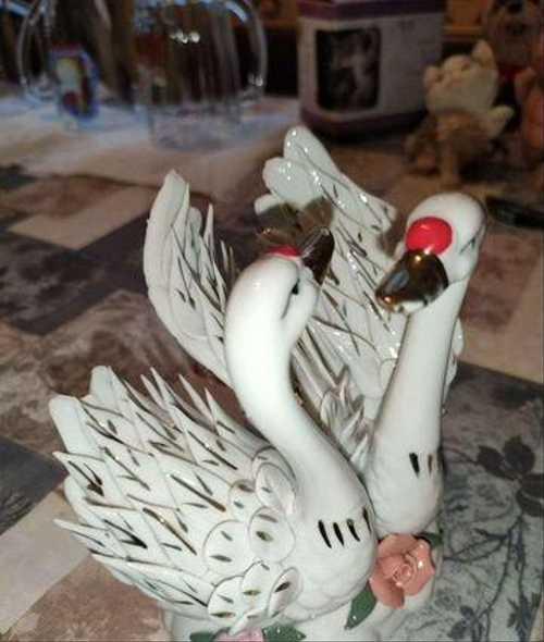 Фарфоровая статуэтка пара Лебедей свадьба