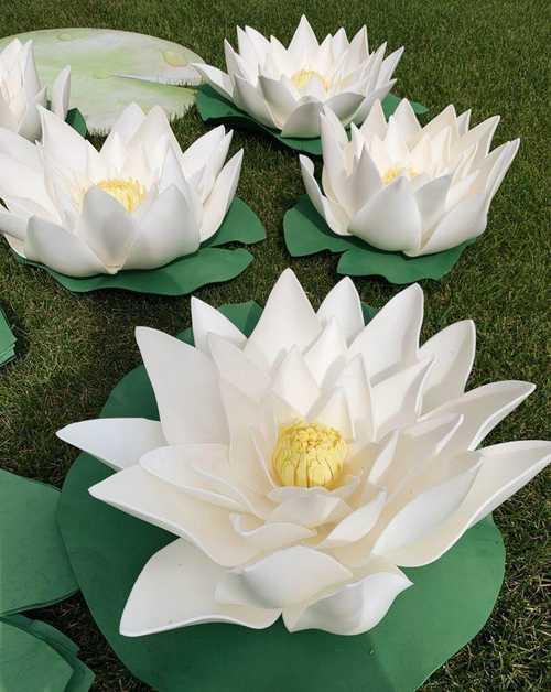 Искусственные цветы гиганты из изолона «Кувшинки»