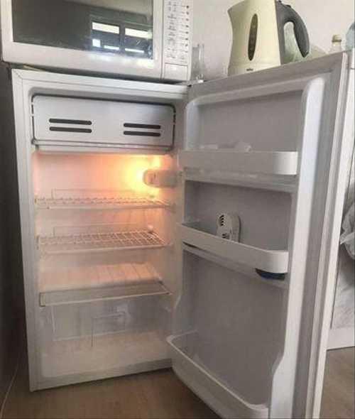 Холодильник компактный Midea MR1080W