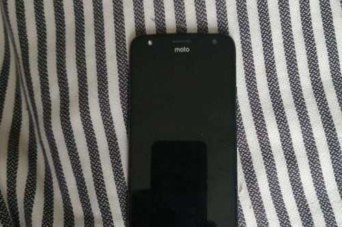 Телефон Motorola Moto X4