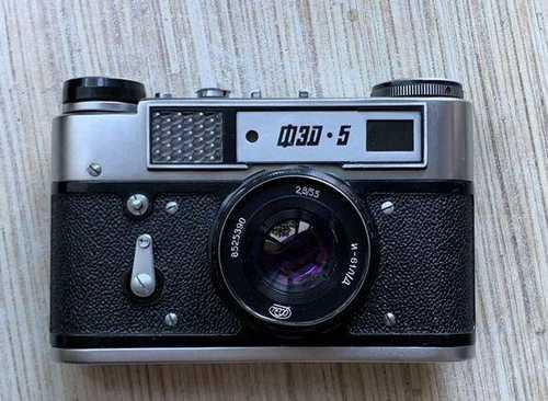 Пленочный фотоаппарат фэд 5 с объективом и чехлом