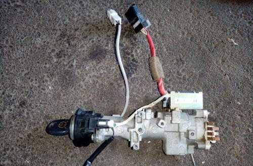 Замок зажигания Toyota Land Cruiser 100 4.7