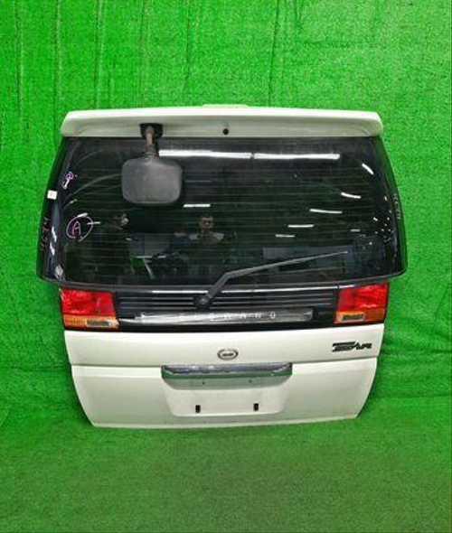 Дверь пятая nissan elgrand E50 2002 (4674) контрак