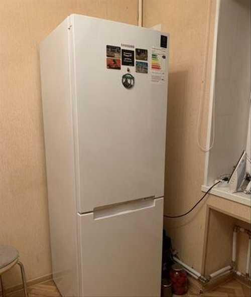 Холодильник Samsung RB30J3000WW/WT б