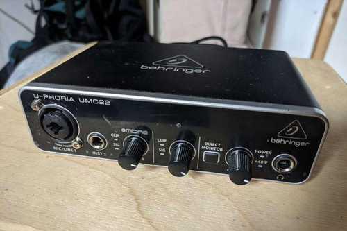 Звуковая карта behringer umc22