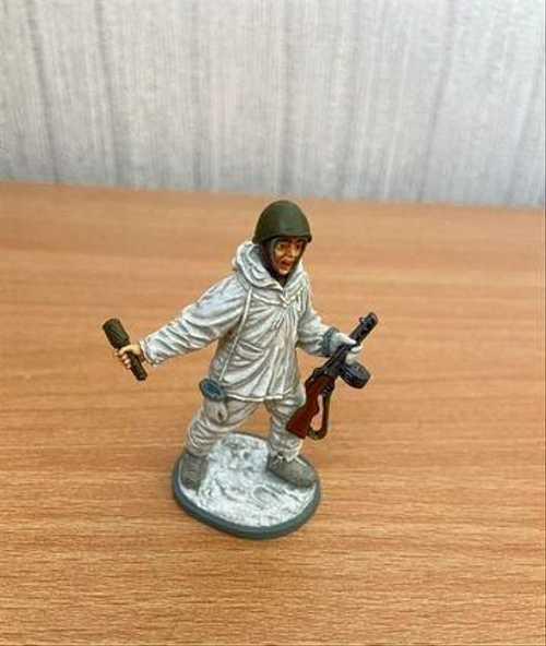Оловянная миниатюра: Автоматчик пехоты
