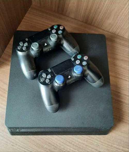 Продам Sony PS4 slim 1tb