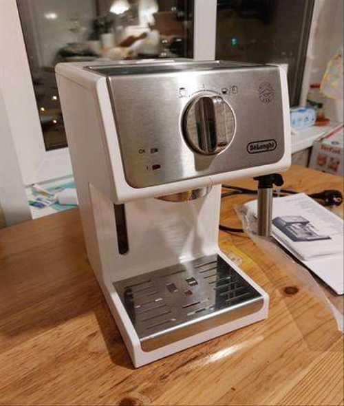 Кофеварка рожковая De'Longhi ECP 33.21W