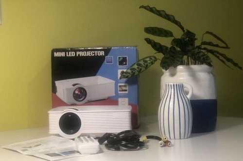 Мини проектор mini LED projector byintek 140