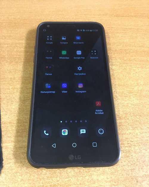 Телефон LG Q6