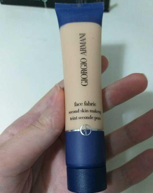 Тональный мусс Armani Face Fabric