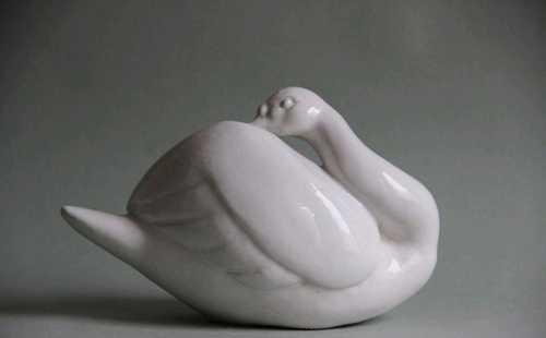 Керамический лебедь