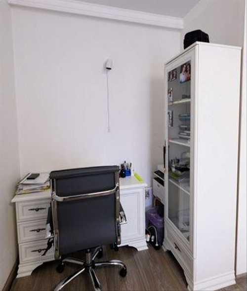 Туалетный столик, шкаф, офисное кресло