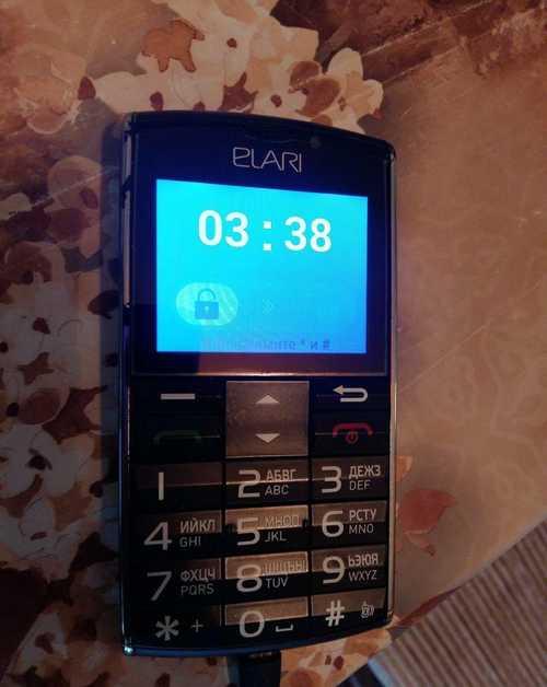 Elari safe phone - кнопочный телефон для пожилых л
