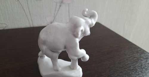 Статуэтка фарфоровая слон (Городница) СССР