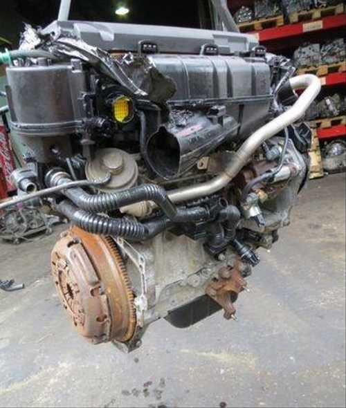 Двигатель Форд Фиеста 1.4 вид с низу.