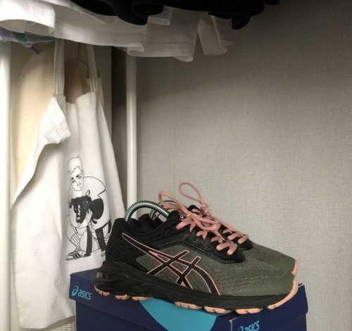 Кроссовки asics