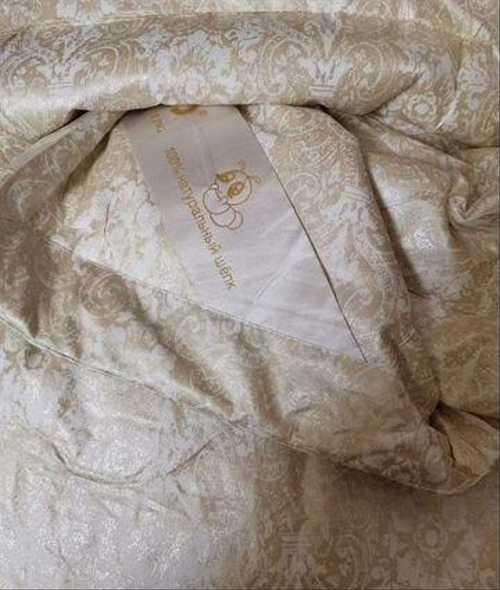 Одеяло шёлковое