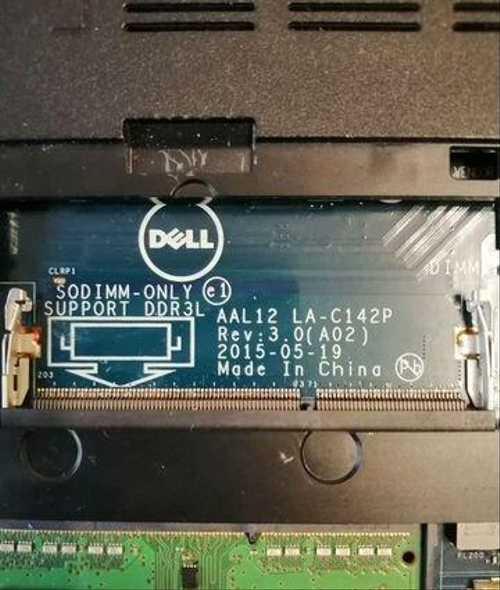 Ноутбук Dell P51F на запчасти