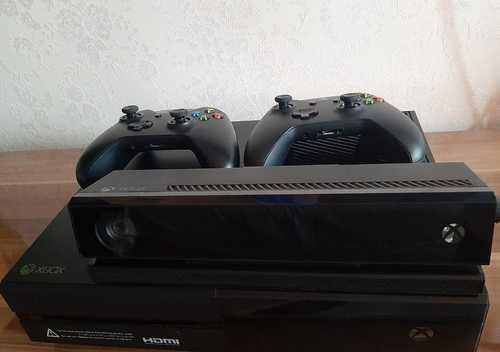Продам Xbox one+2 джойстика+Kinnect