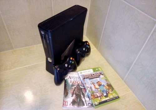 Xbox 360s 250гб + 2 геймпада + 2 игры