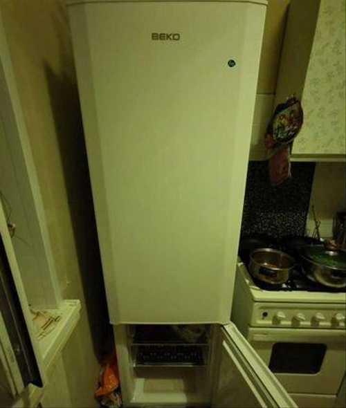Холодильник бу Beko CS 331020