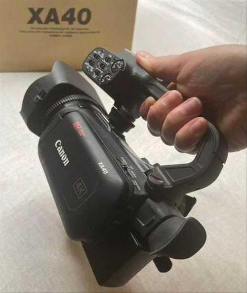 Продам видеокамеру Canon XA40