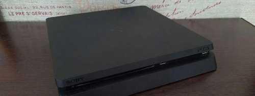 PlayStation 4 Slim 1Tb и 5 игр
