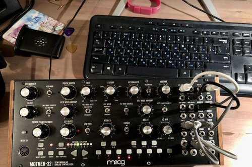 Moog mother 32