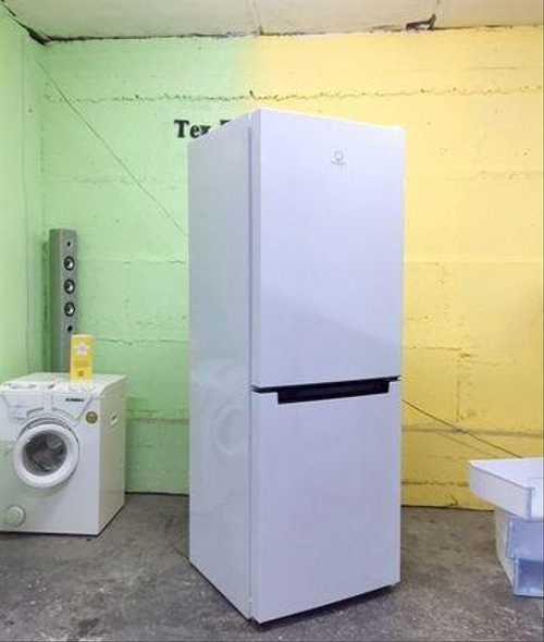 Холодильник бу Indesit total no frost белый
