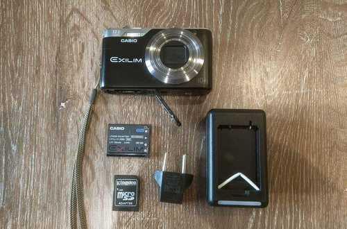 Цифровой фотоаппарат Casio 12.1MP 10X zoom