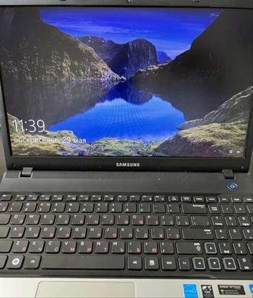 Ноутбук Samsung NP300E5A Core i3 / 8 Гб / 110 Гб