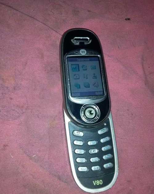 Телефон Motorola v80