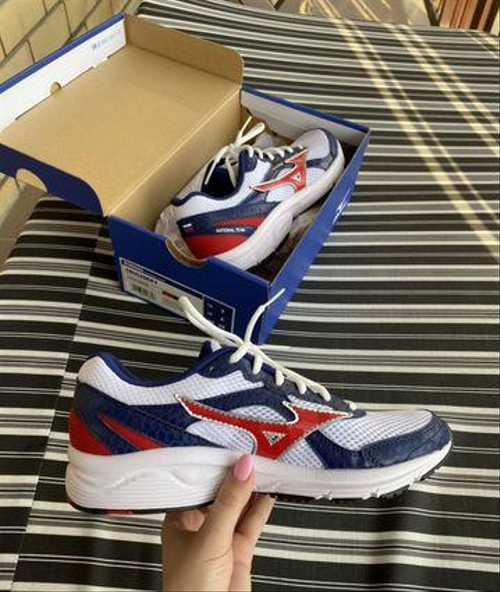 Кроссовки mizuno форвард