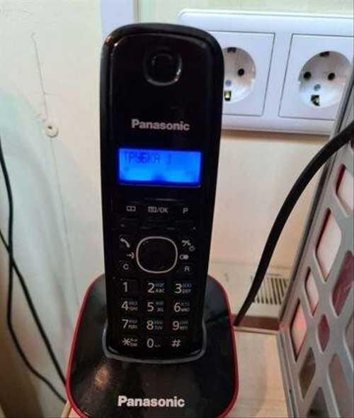 Телефон Panasonic kx-TG1611RU красный