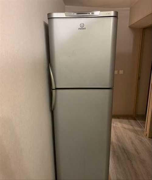 Холодильник Indesit R36NFG.015