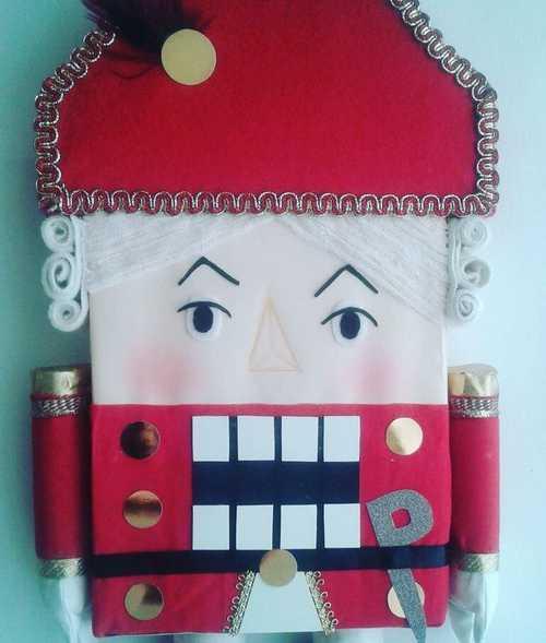 "Щелкунчик" декоративная кукла