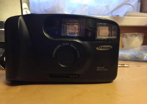 Плёночный фотоаппарат(samsung ) с чехлом