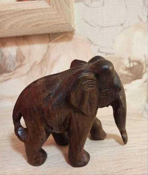 Статуэтка слон из дерева