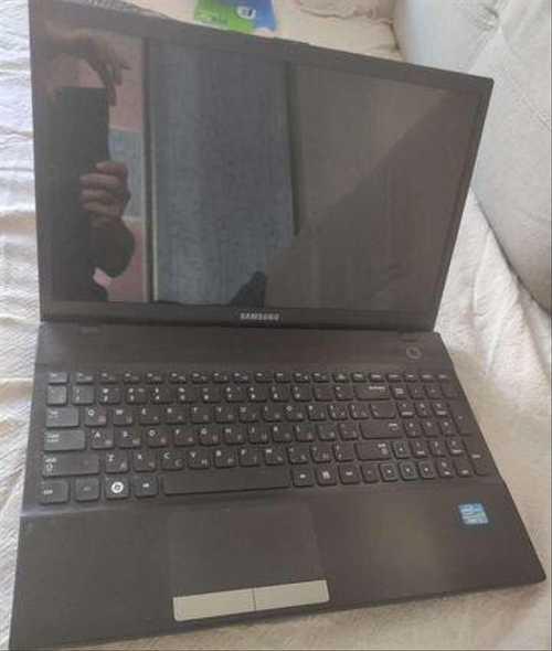 Ноутбук NP300V5A-S0VRU 15.6" Samsung