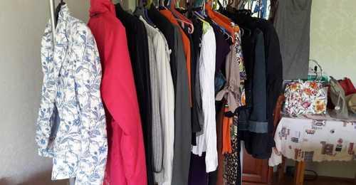 Пиджаки платья юбки брюки размер 44 (S)