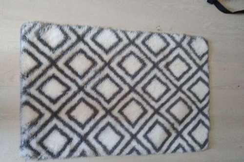 Бело-серый пушистый коврик новый