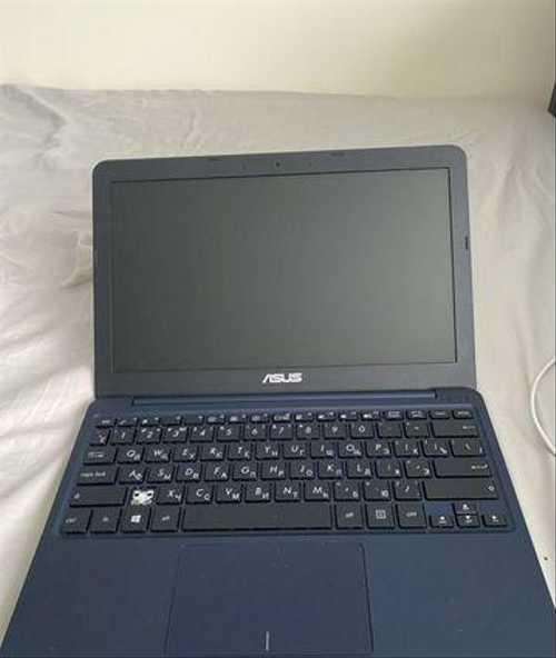 Asus R209H